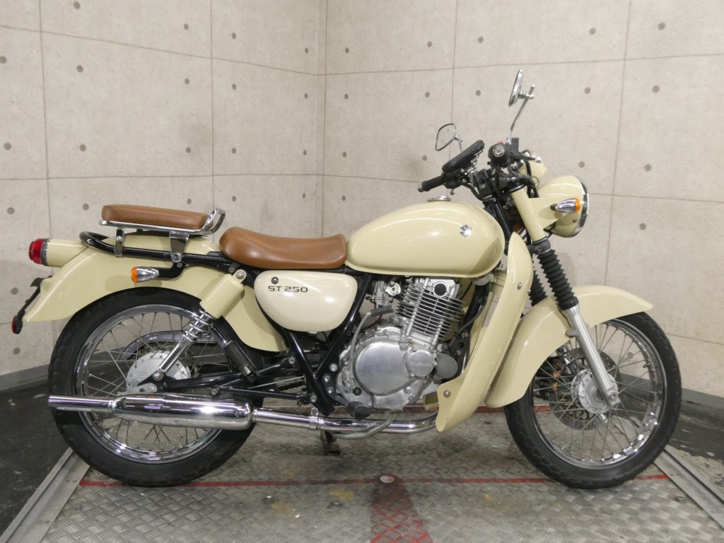 ST250 Eタイプ Sカスタマイズ | スズキ（SUZUKI） | リバースオート