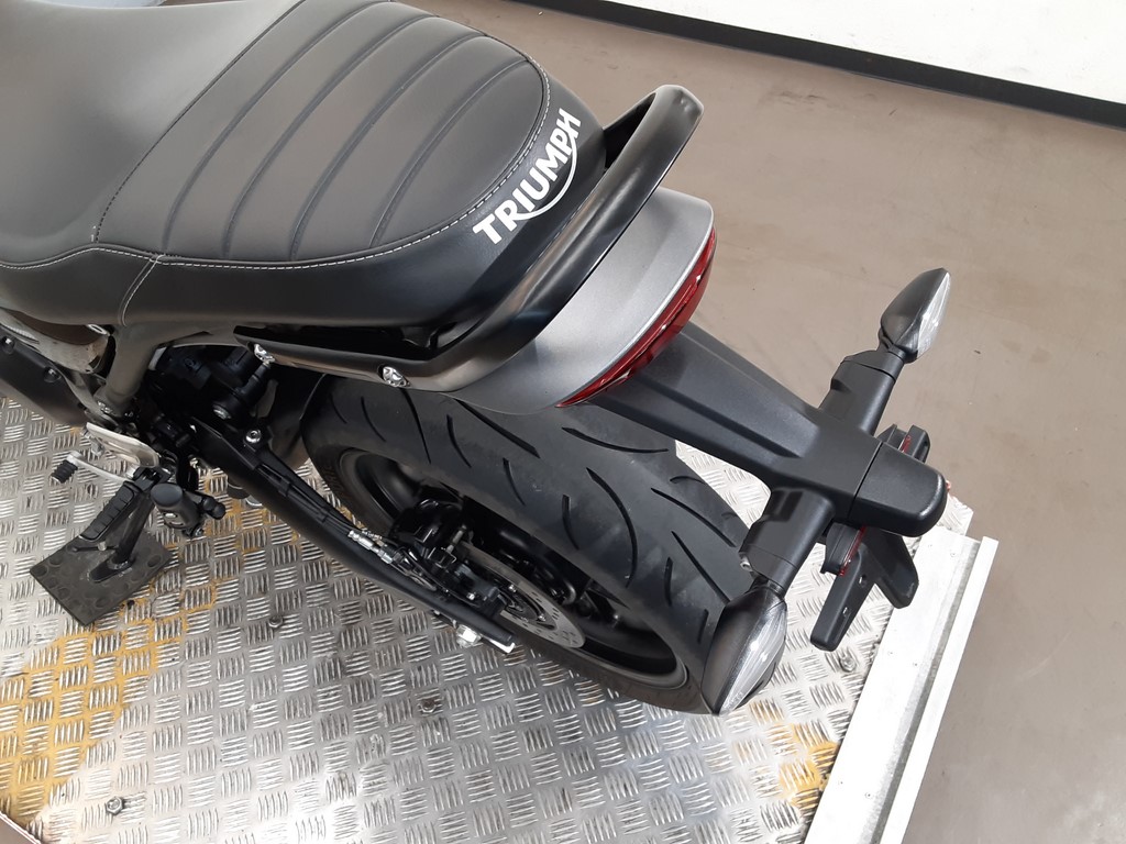 Triumph スピード400 | リバースオート